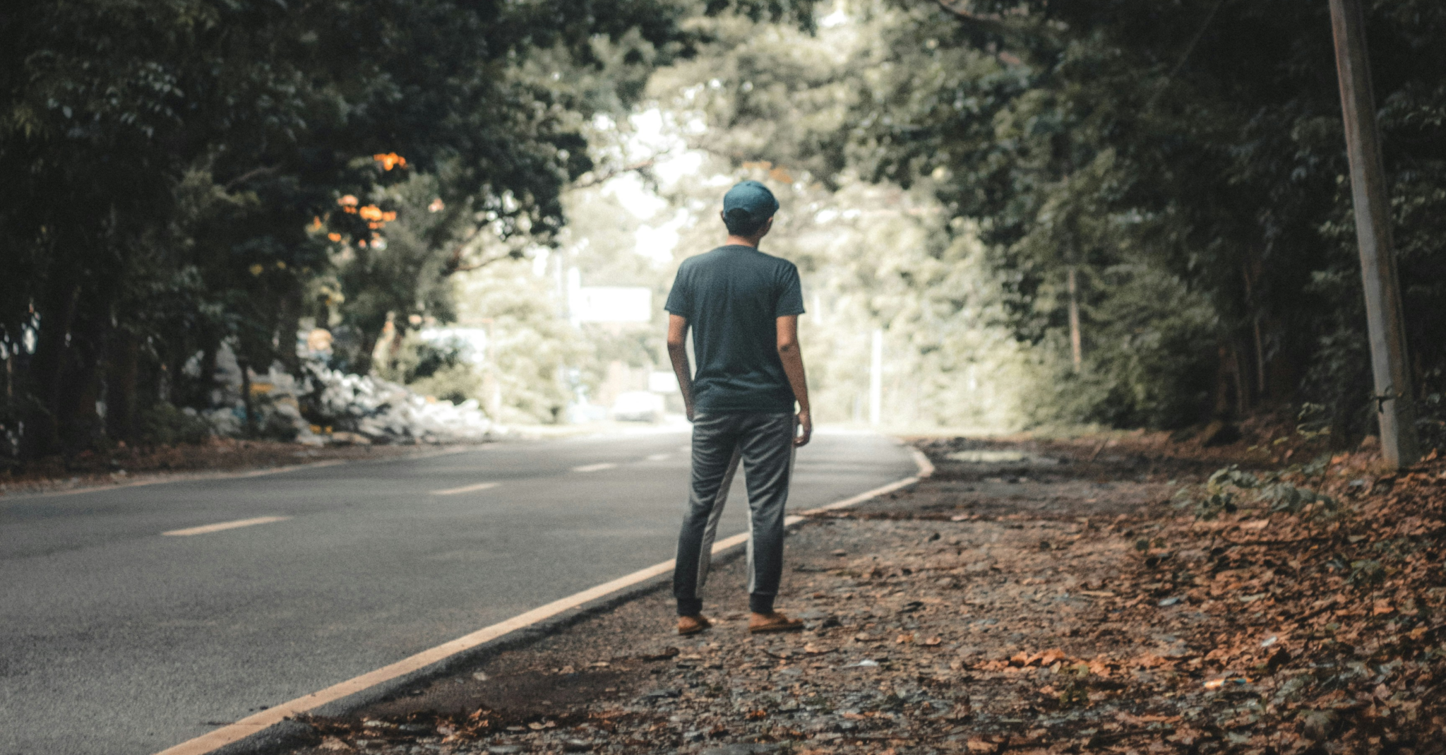 6 steps to handle no-phone-reception vehicle emergencies